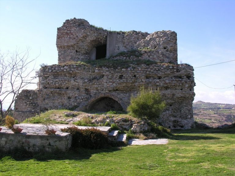 Ακρόπολη (Κουλάς) - Δήμος Σερρών - Τουριστικός οδηγός
